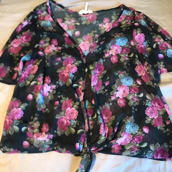 Kirra | Tops | Fun Floral Print For Summer | Poshmark